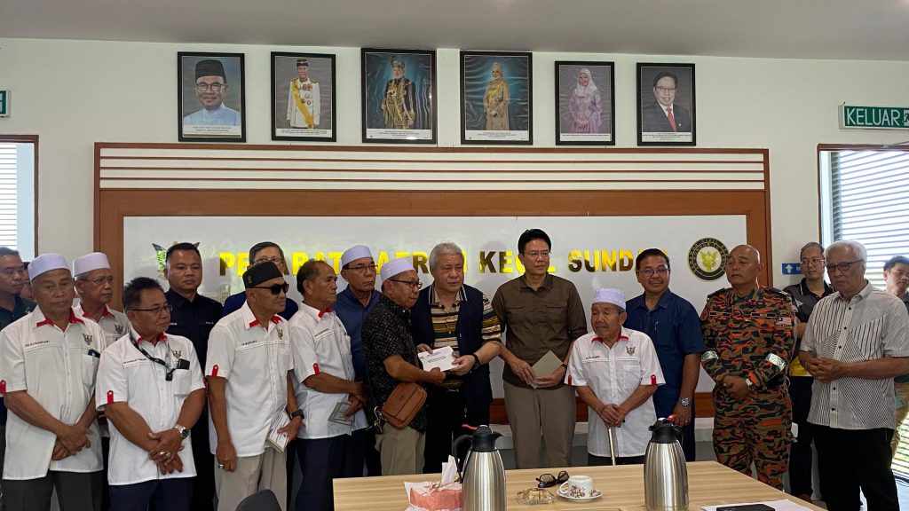 Keluarga mangsa kemalangan Jalan Kampung Awat-Awat terima bantuan - THE ...